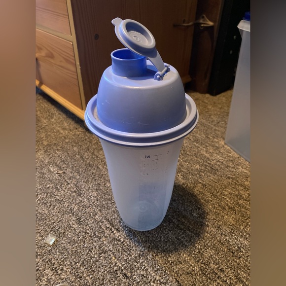 Tupperware | Kitchen | Tupperware Quick Shake Container 844 845 846 ...